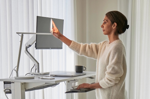 The Right Desk Lamp For Your Workspace | Humanscale